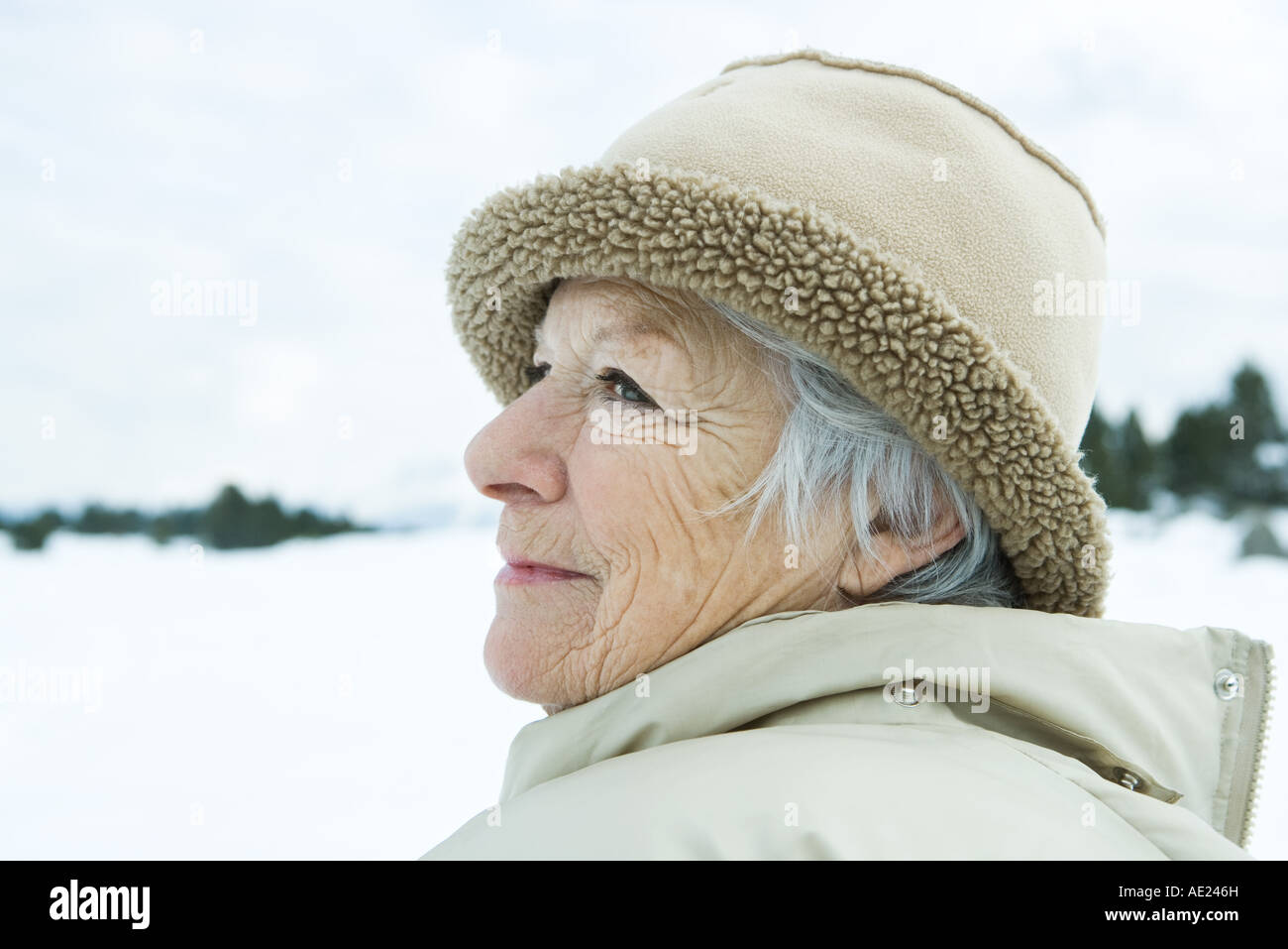 Landscape women in foreground hi-res stock photography and images - Alamy