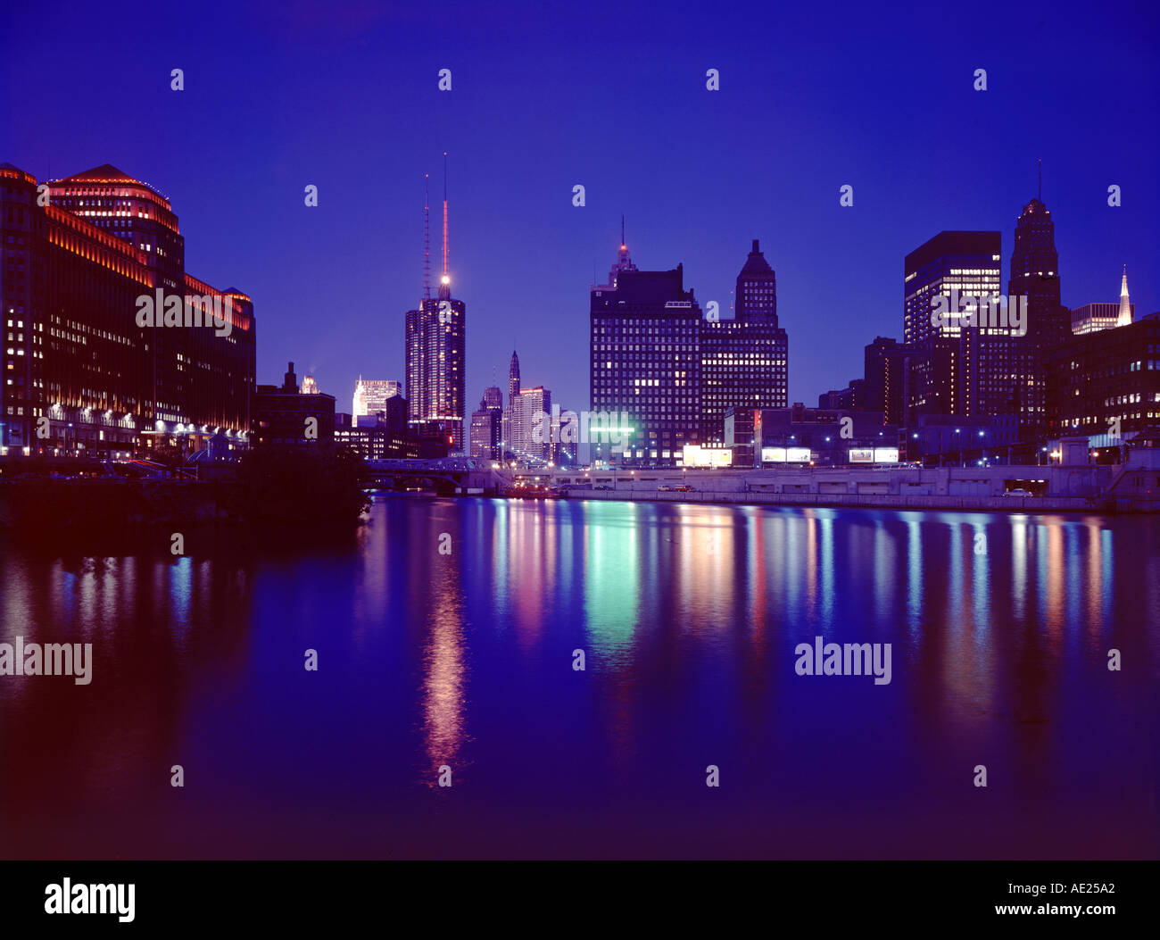 Chicago night lights hi-res stock photography and images - Alamy