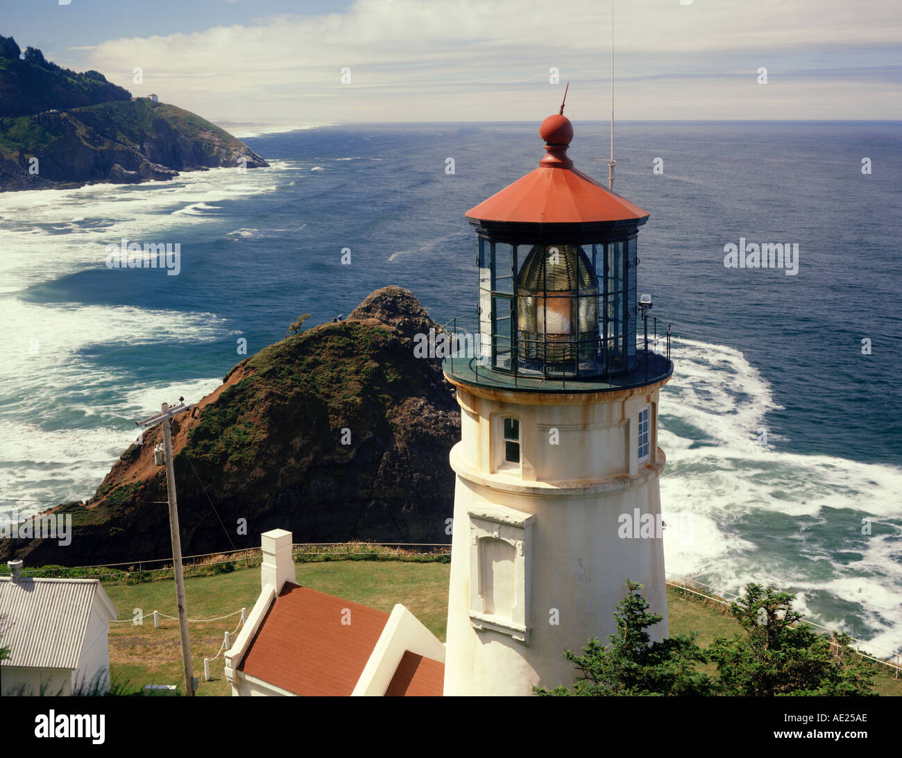 Heceta Head Lighthouse at Devils Elbow State Park on the rocky Central ...