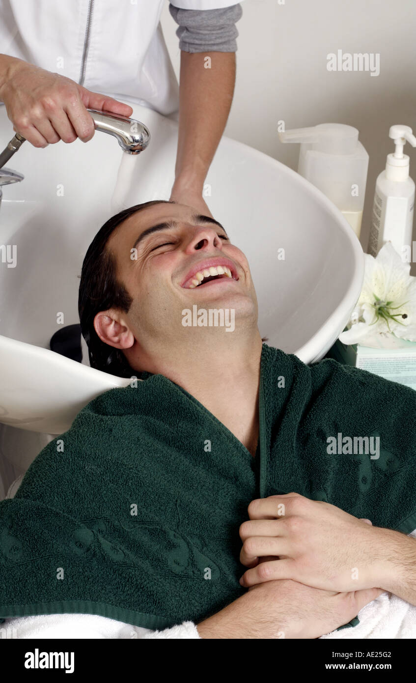Hair being washed lifestyle hi-res stock photography and images - Alamy