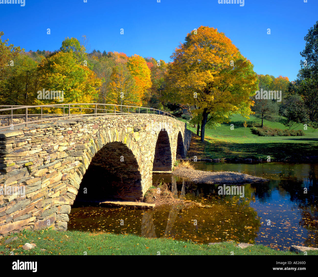 stone bridge NEW YORK state Fall foliage Stock Photo - Alamy