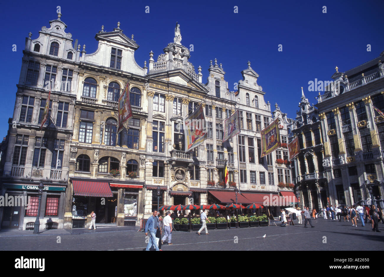 Grand place restaurants cafes brussels hi-res stock photography and ...