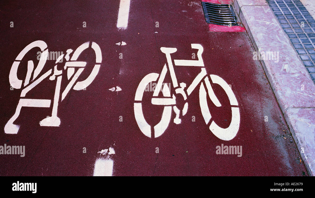cycle road markings Stock Photo - Alamy