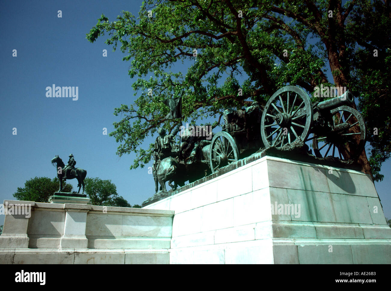 STATUE OF GENERAL GRANT IN FRONT OF CAPITOL BUILDING WASHINGTON DC ...