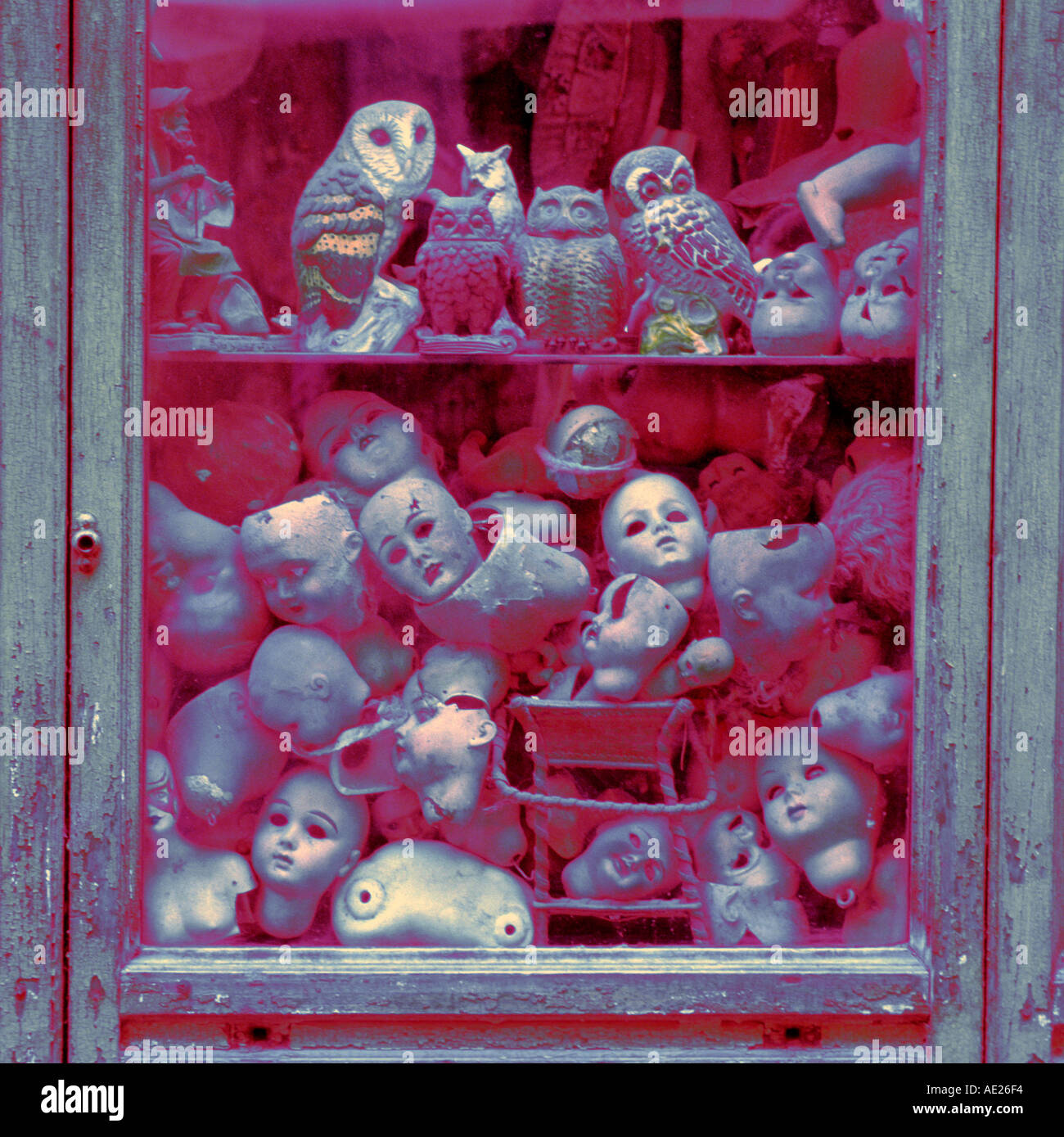 Vintage dolls heads hi-res stock photography and images - Alamy