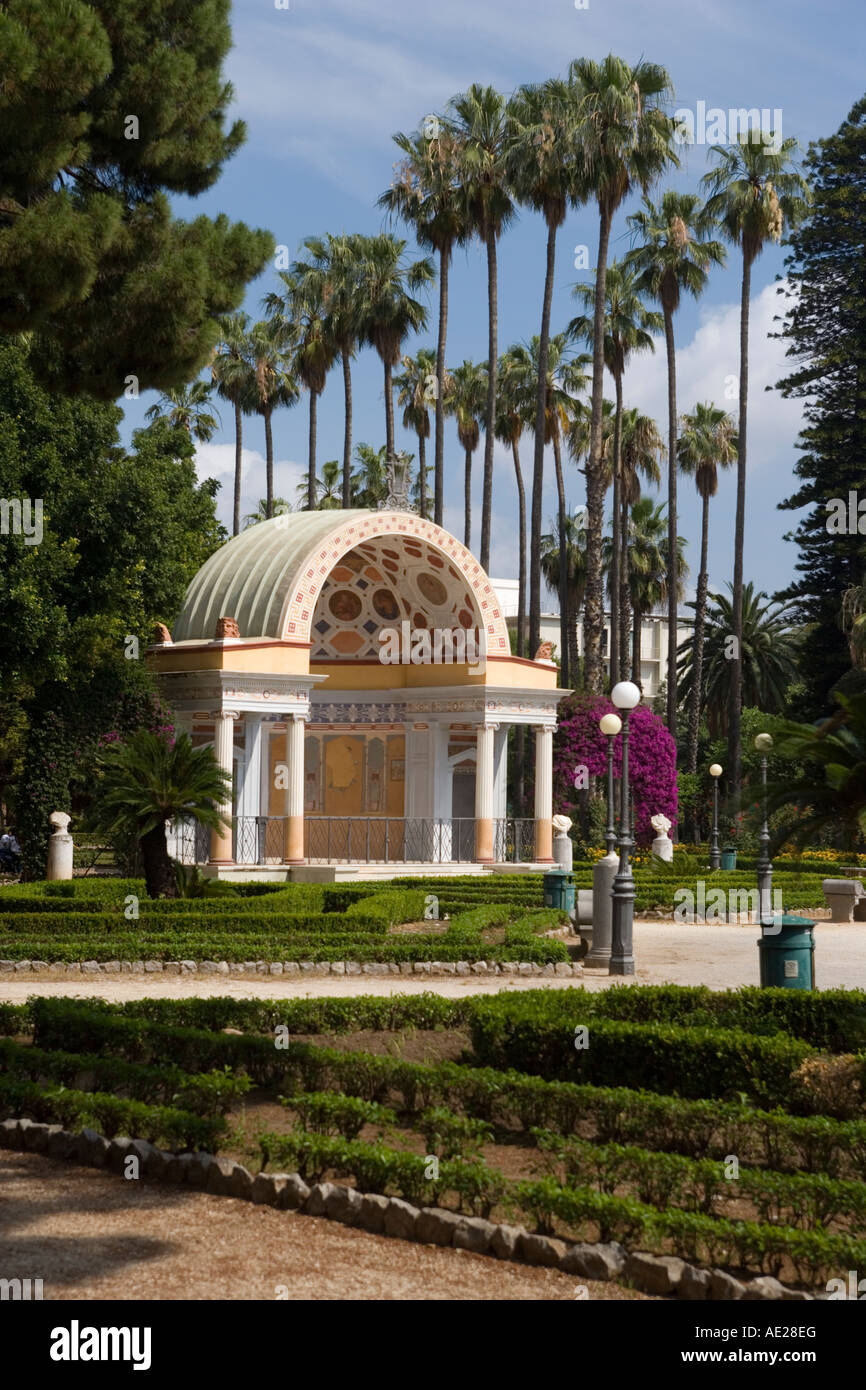 Pavilion botanic garden villa hi-res stock photography and images - Alamy
