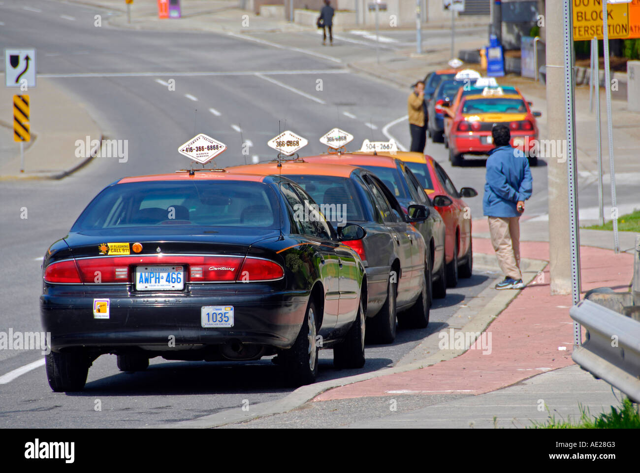 Cabs toronto hi-res stock photography and images - Alamy