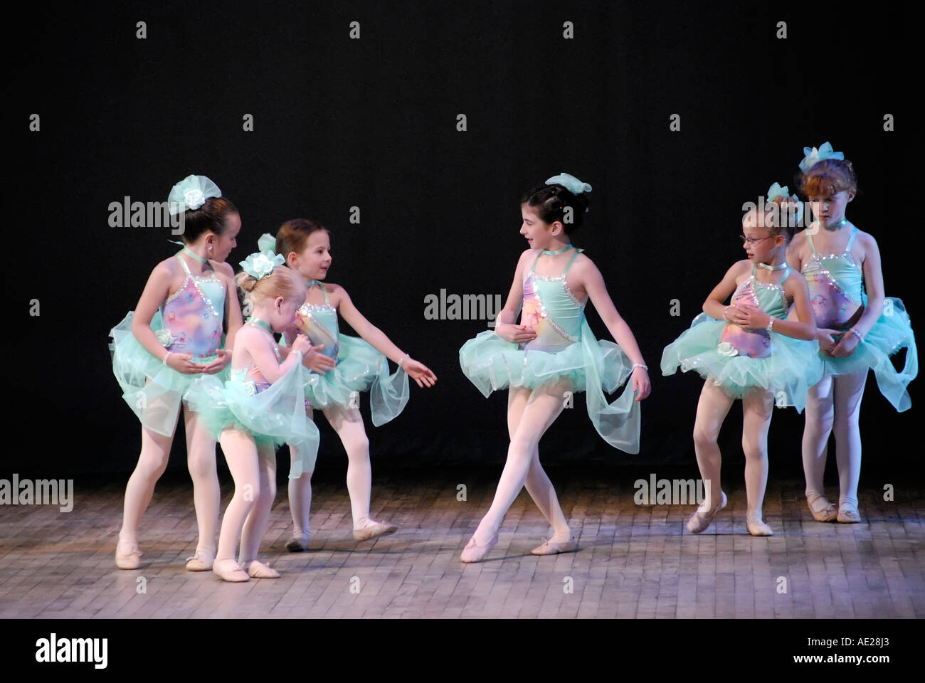 Dance recital hi-res stock photography and images - Alamy