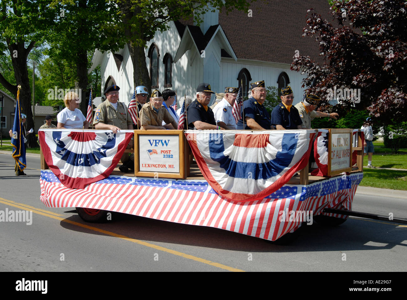Historical patriotic parade float hi-res stock photography and images ...