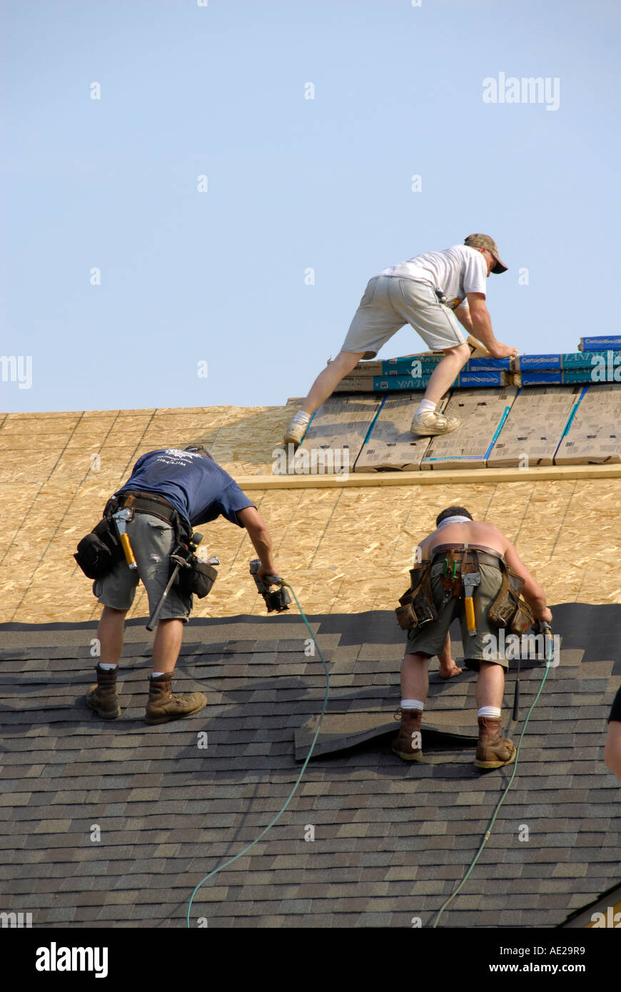 Roofing crew hi-res stock photography and images - Alamy