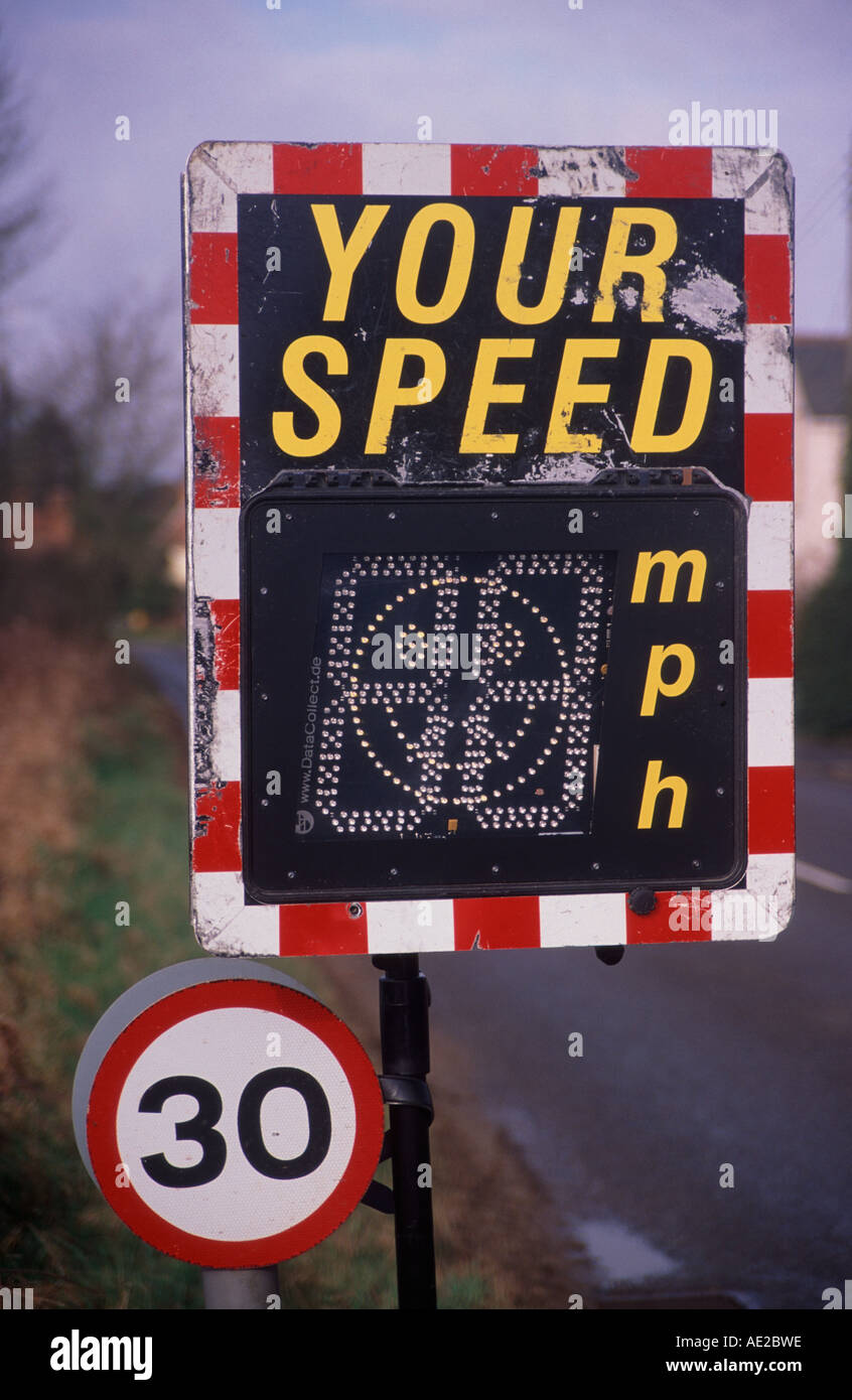30 mph zone hi-res stock photography and images - Alamy