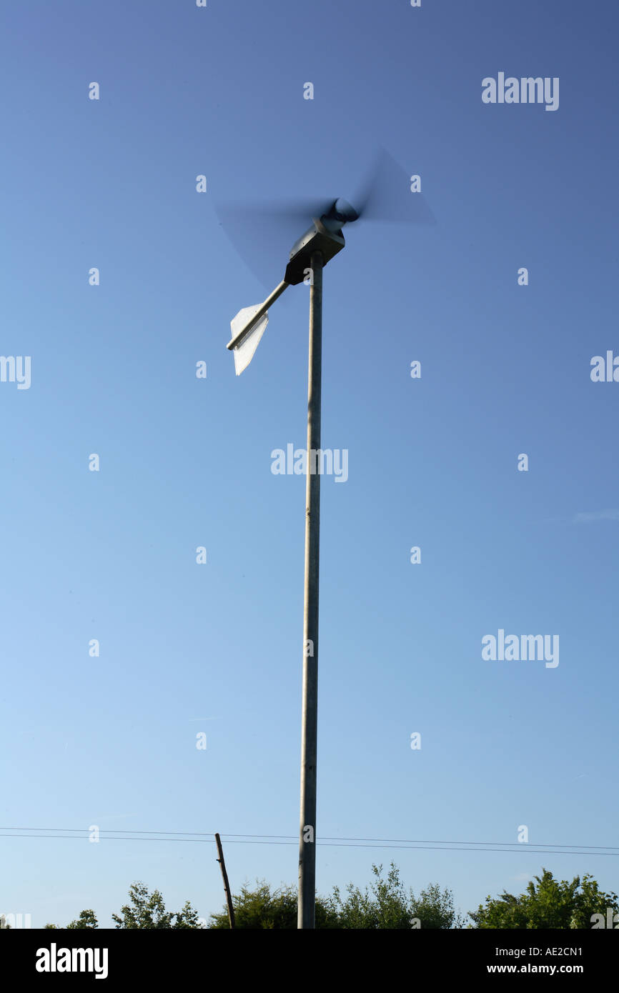 Micro wind turbine, A small domestic wind generator powering power low ...