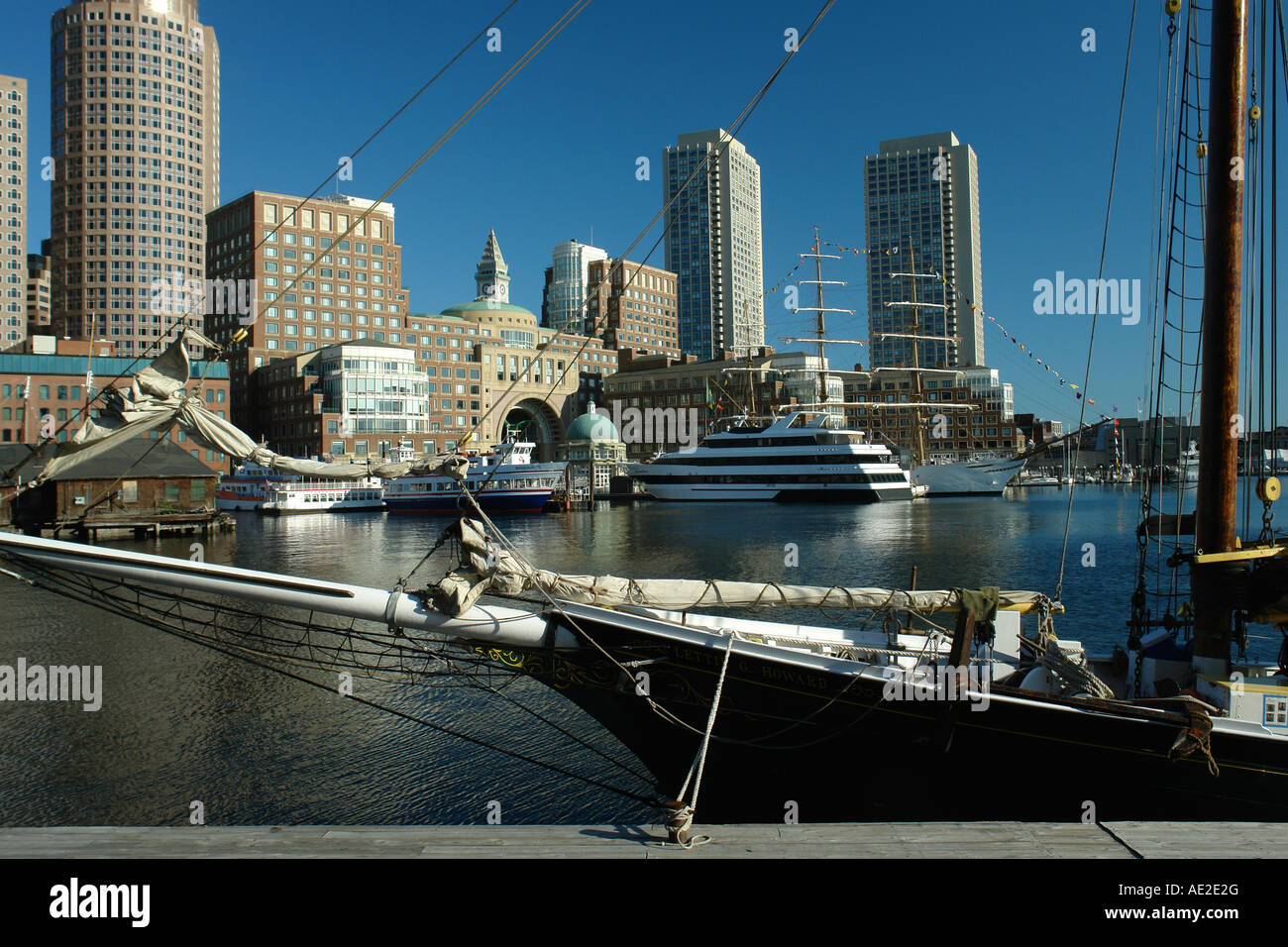 Boston harbor photographs hi-res stock photography and images - Alamy