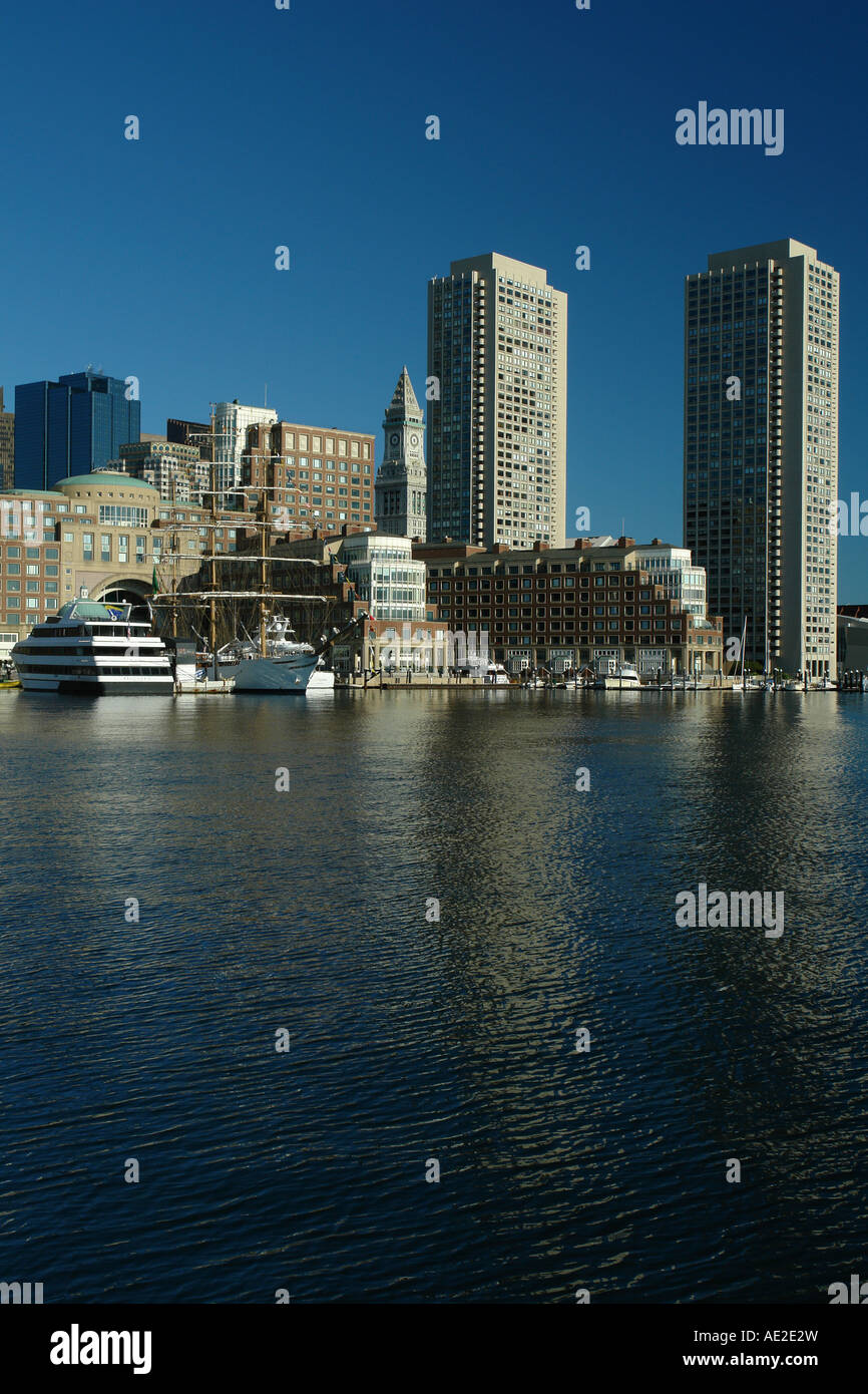 Boston harbor photographs hi-res stock photography and images - Alamy
