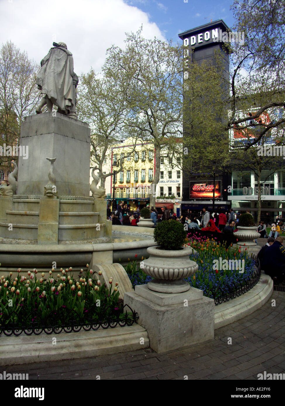 Leicester square london park hi-res stock photography and images - Alamy