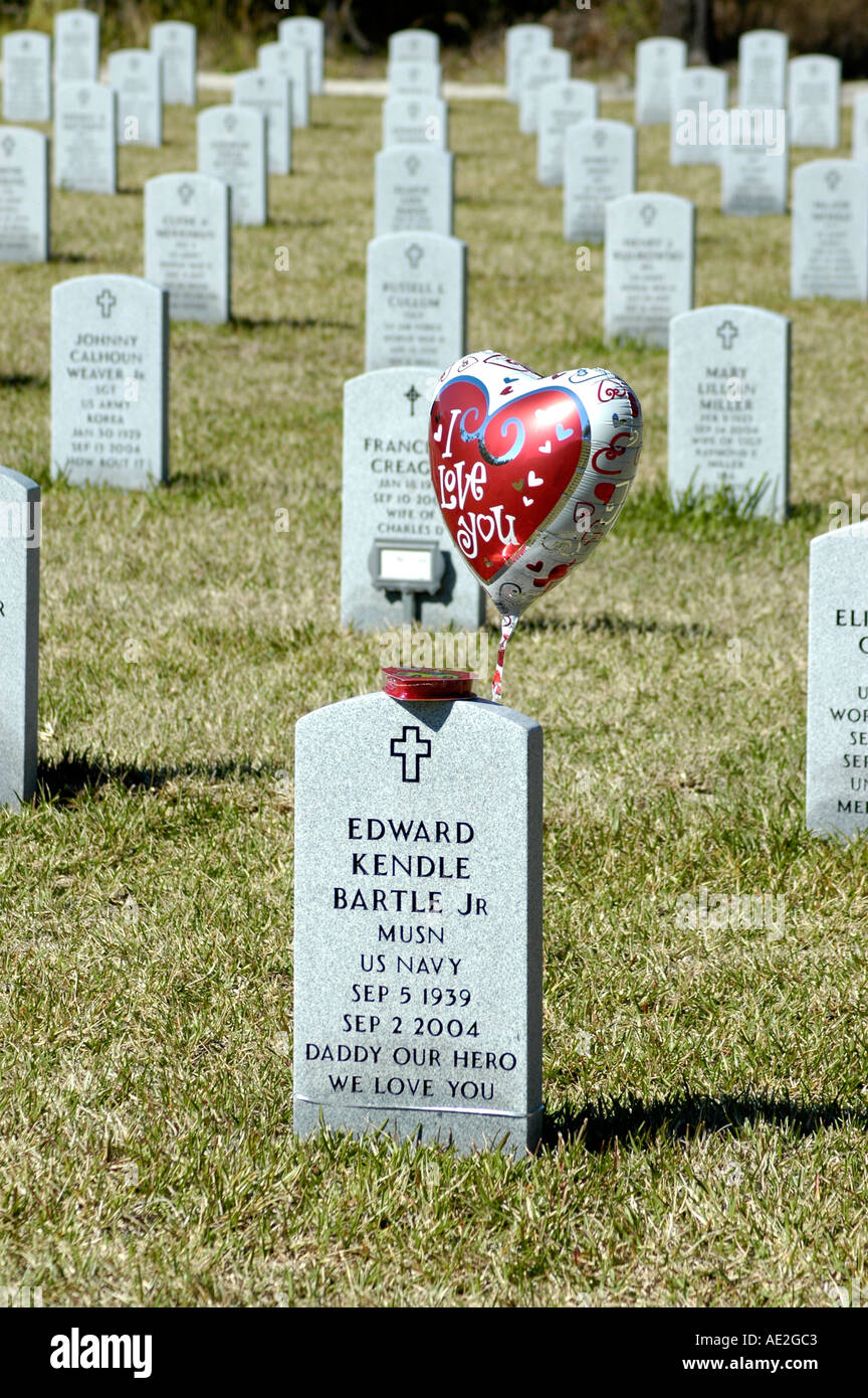 Military headstones Bay Pines Florida national Cemetery Valentines day ...