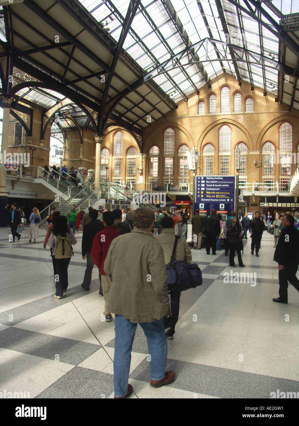 Concourse Liverpool Street railway station London England Stock Photo ...
