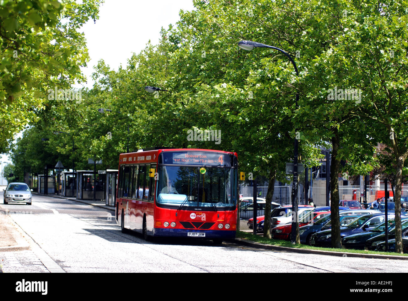 MK Metro bus in Midsummer Boulevard, central Milton Keynes ...