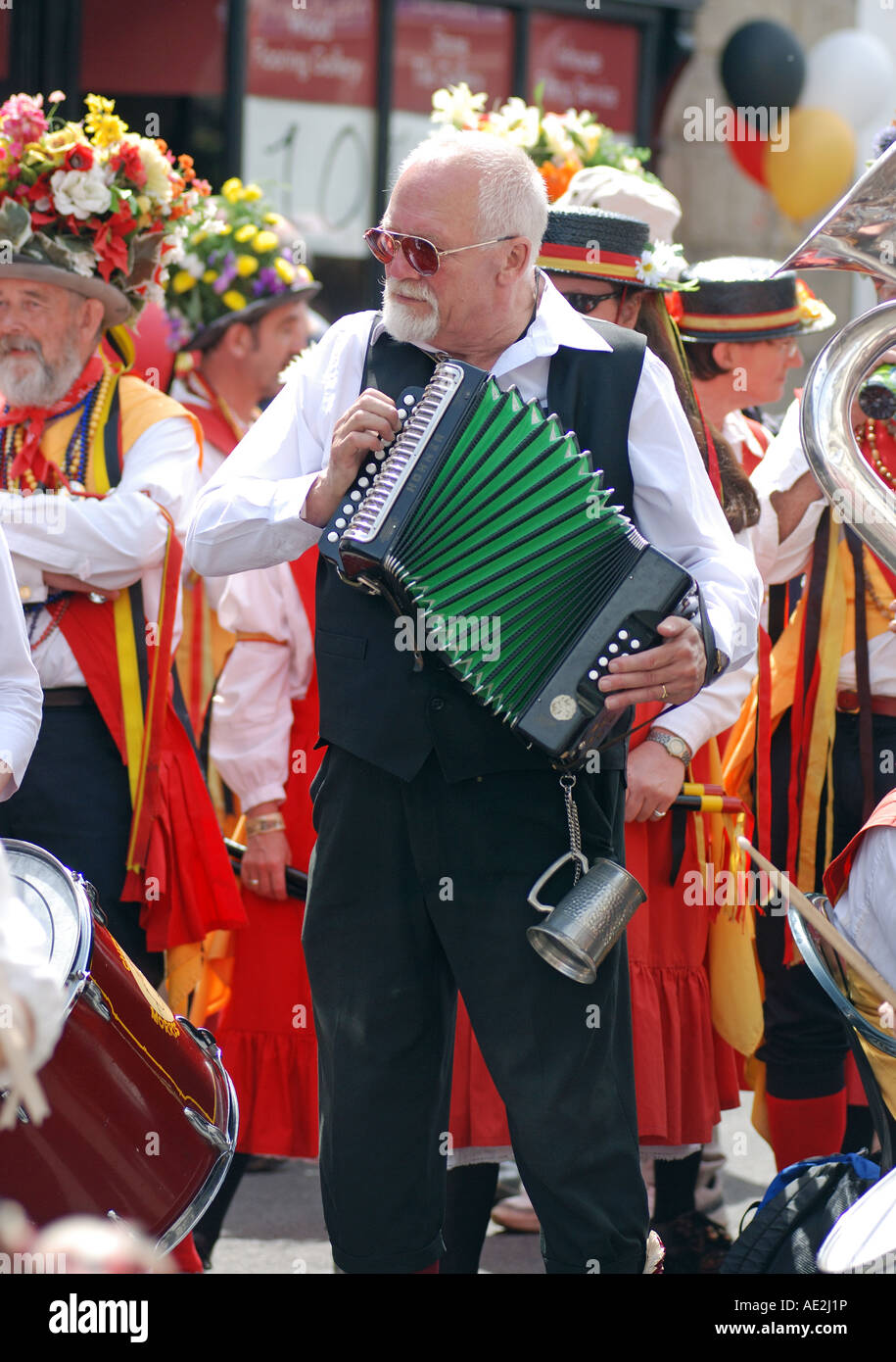 Old man playing melodeon hi-res stock photography and images - Alamy
