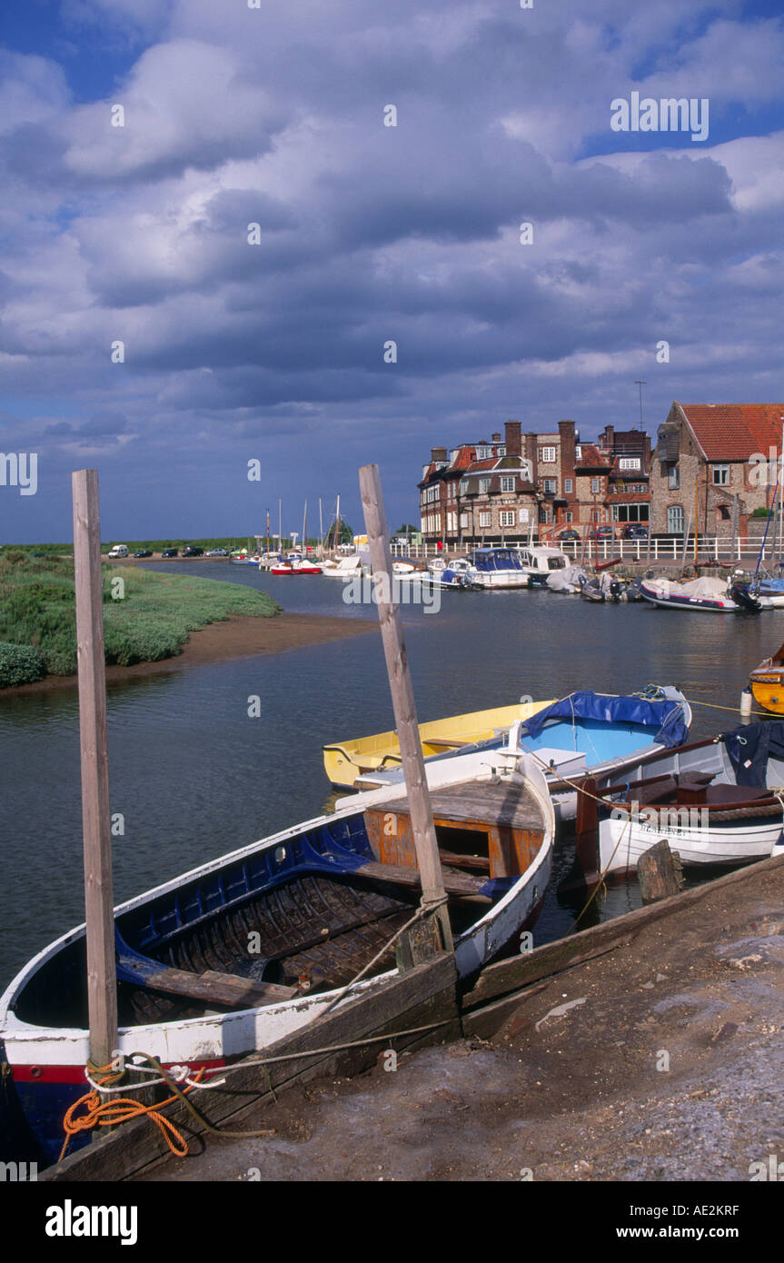 Quayside Boats High Resolution Stock Photography and Images - Alamy