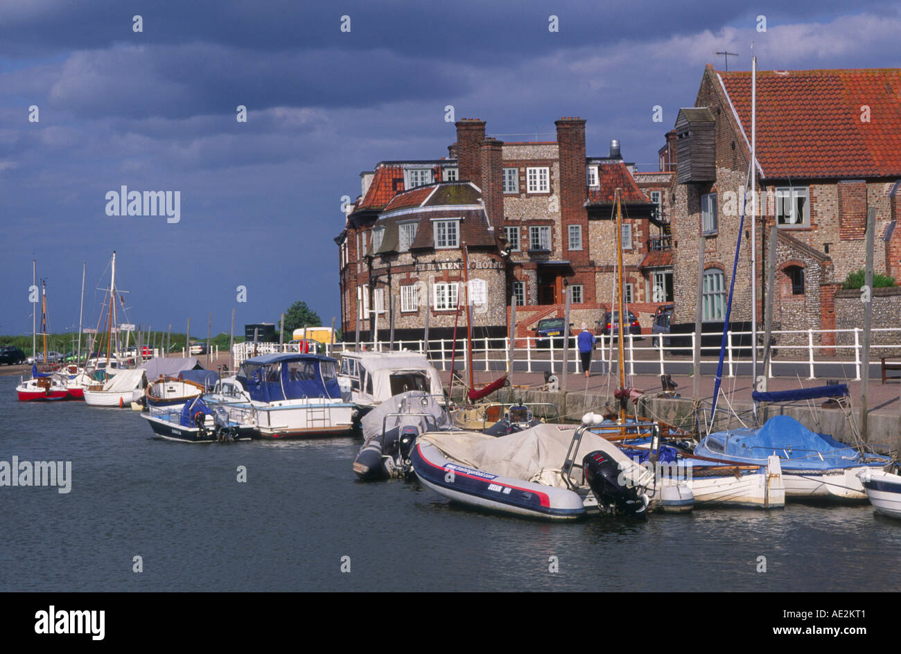 Quayside boats hi-res stock photography and images - Alamy