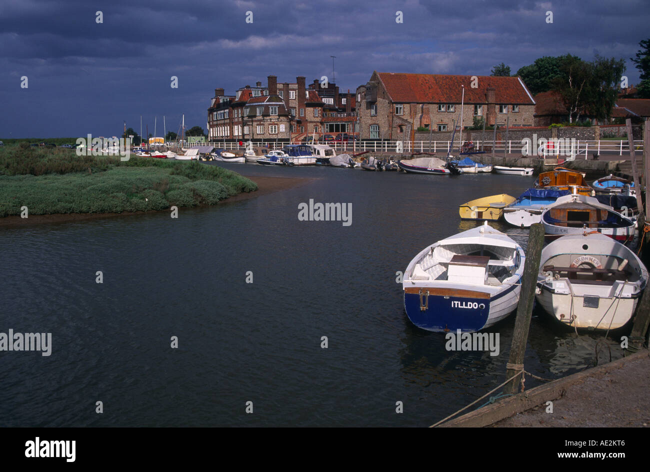 Quayside Boats High Resolution Stock Photography and Images - Alamy