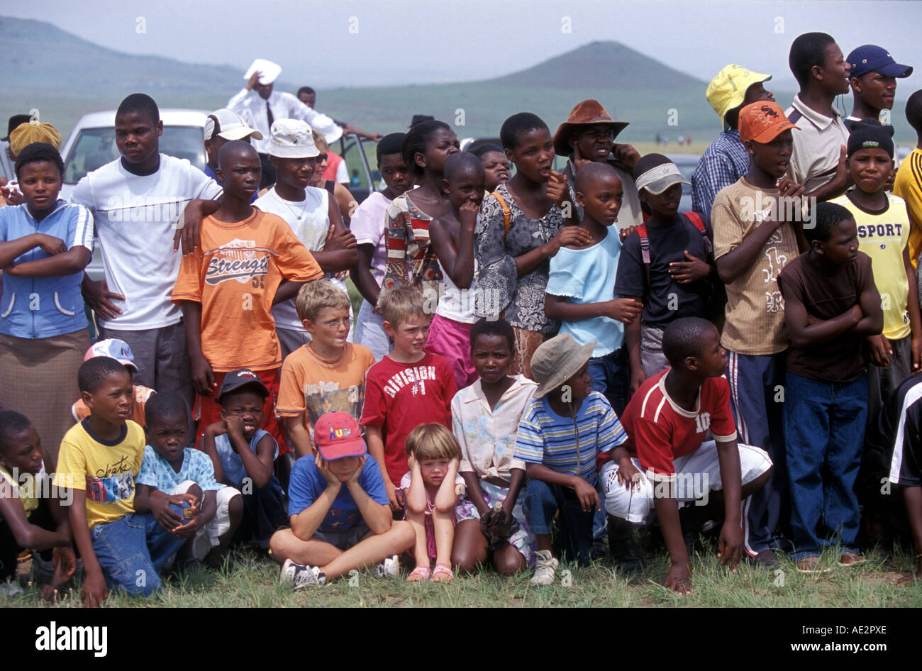Multiracial crowd hi-res stock photography and images - Alamy
