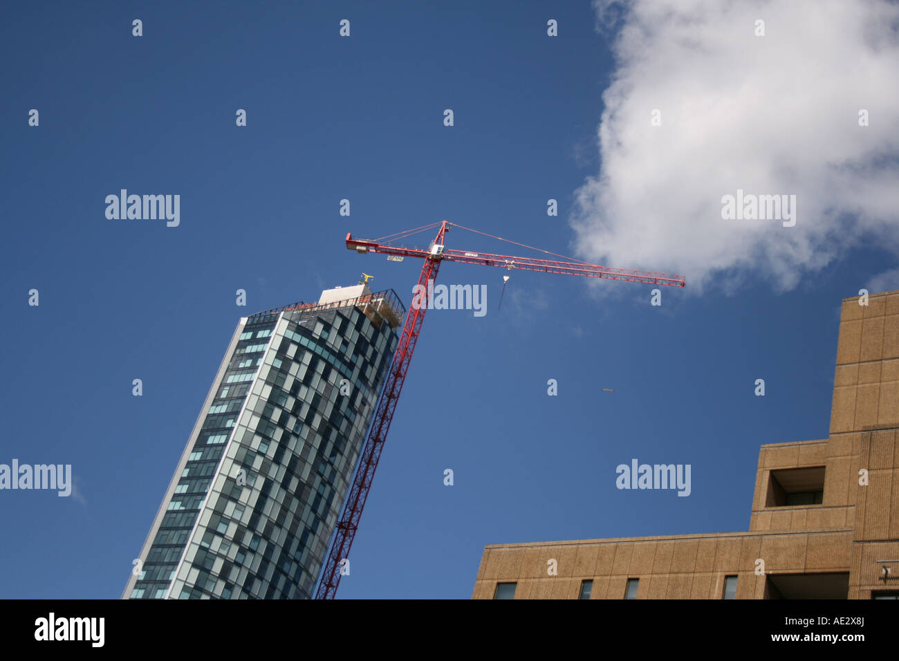 liverpool, skyscraper in sunlight blue sky Stock Photo - Alamy