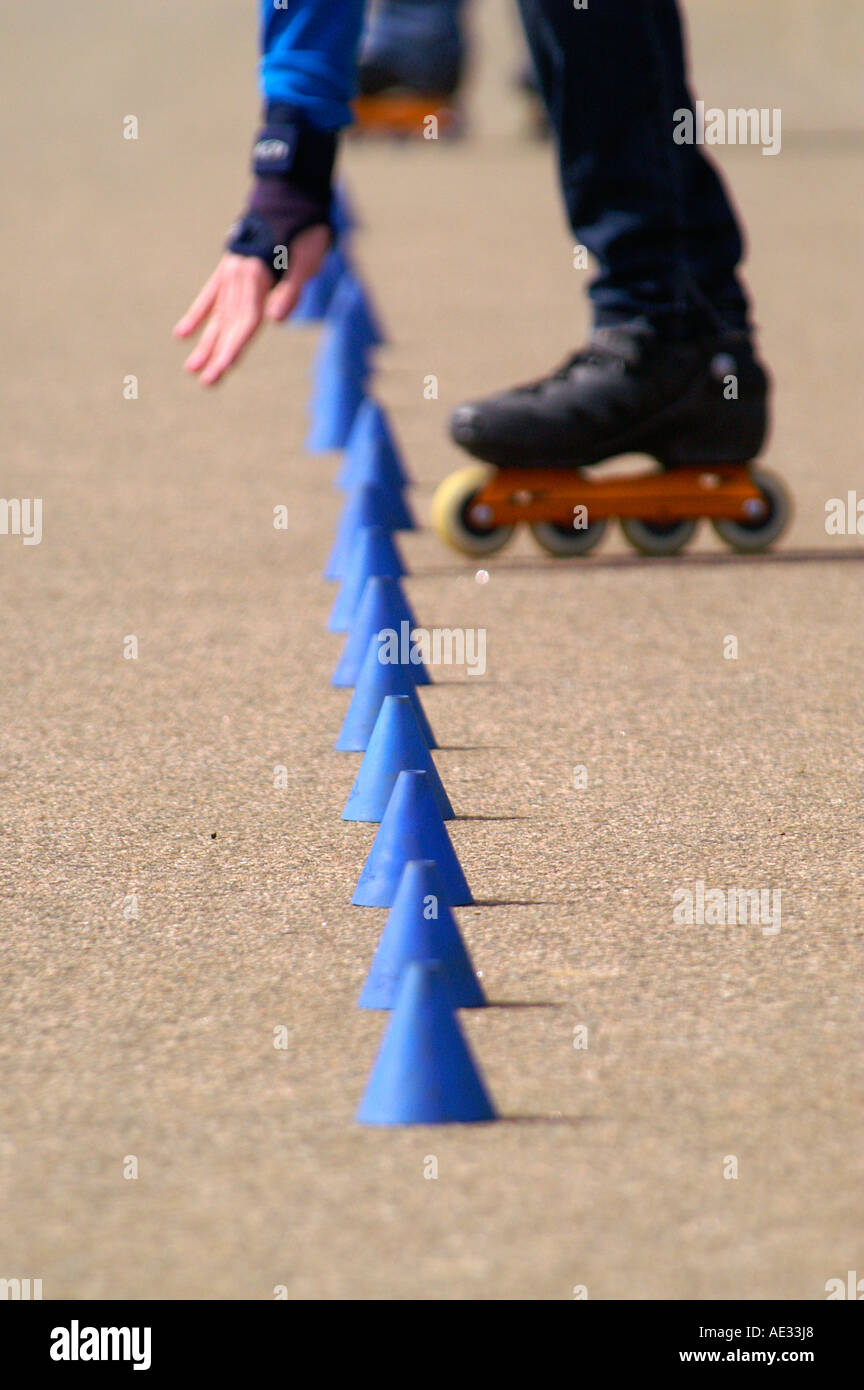 Inline skating in Hyde Park, bank Serpentine, London Stock Photo - Alamy