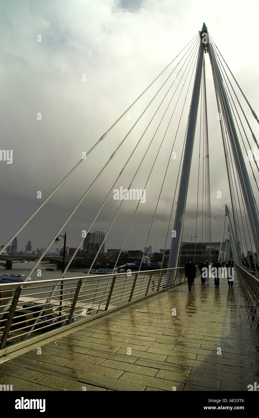 Hungerford bridge, support pillar and cables Stock Photo - Alamy