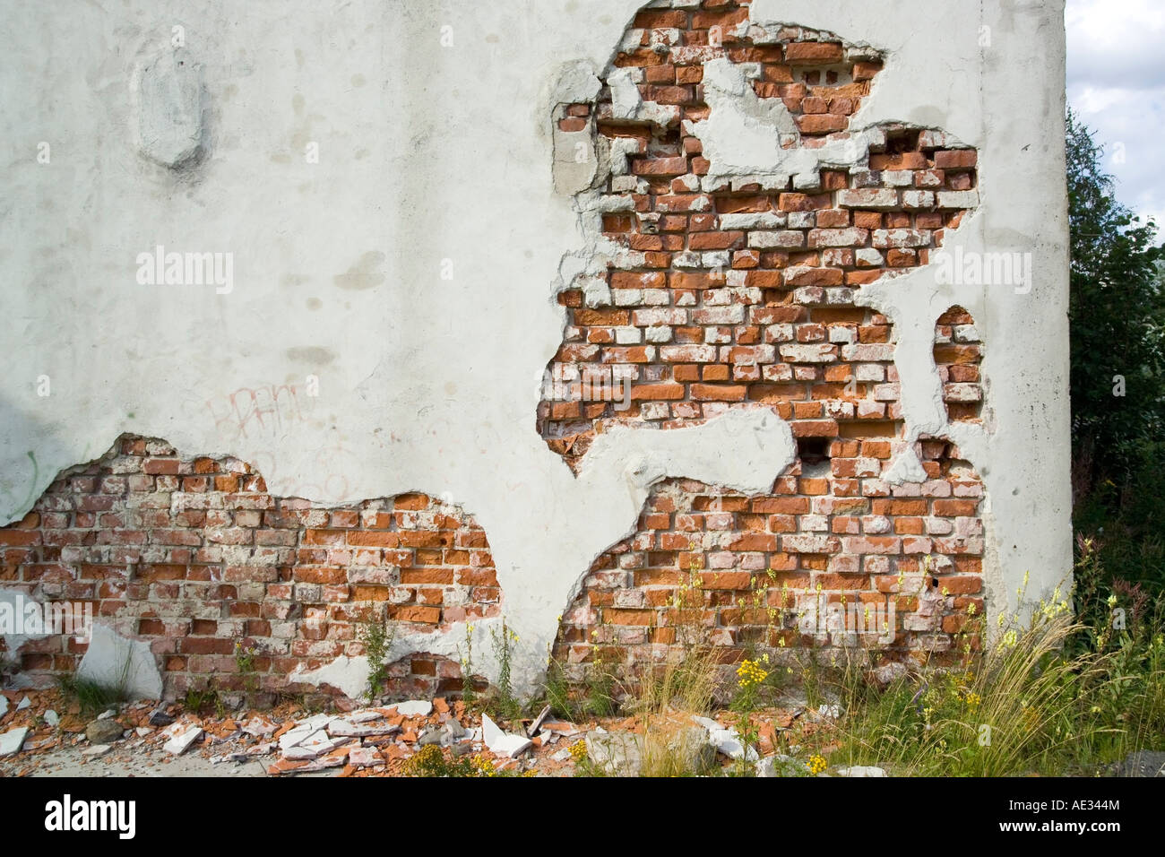 Crumbled Brick Stock Photos & Crumbled Brick Stock Images - Alamy