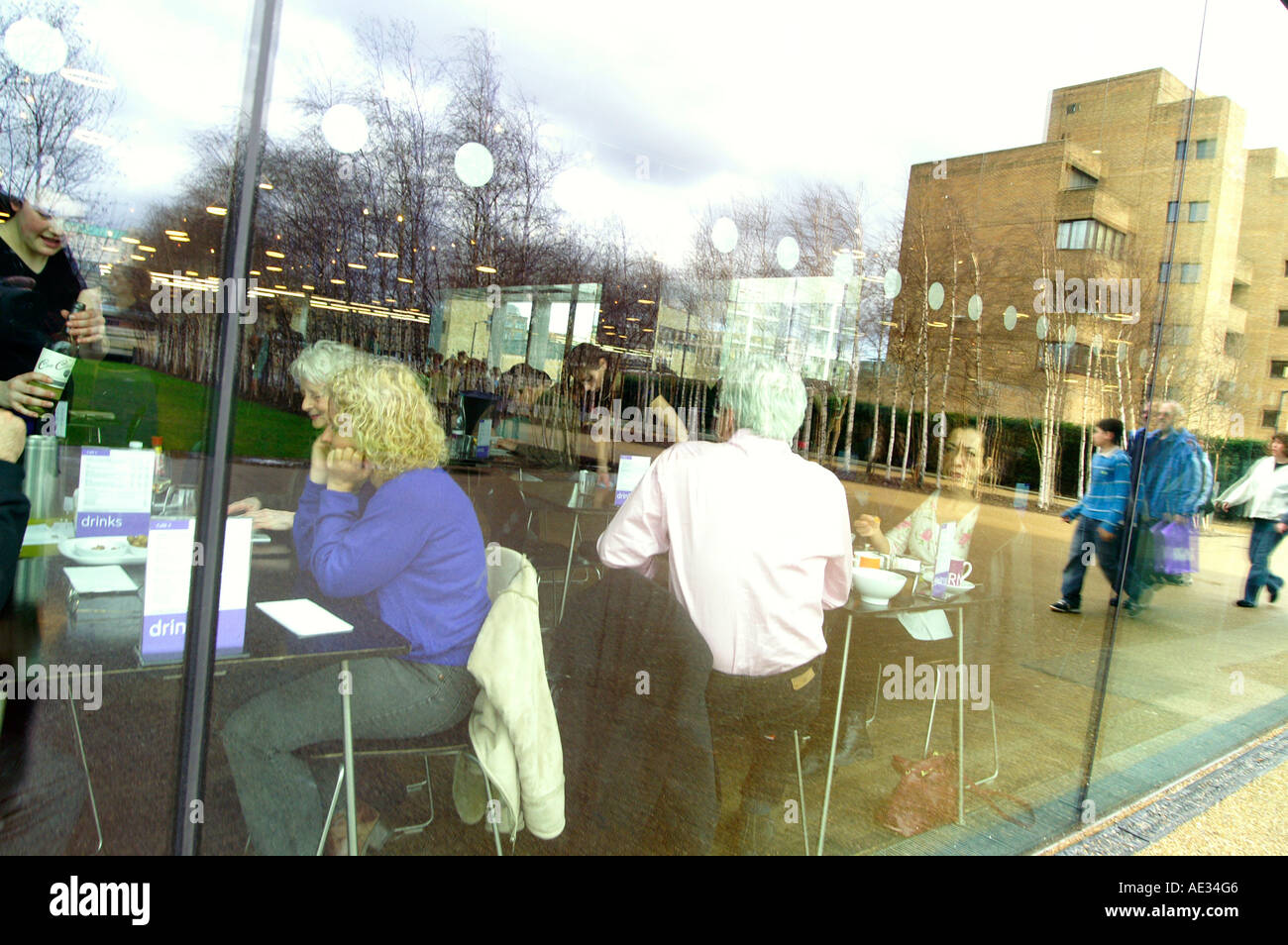 London tate modern restaurant hi-res stock photography and images - Alamy