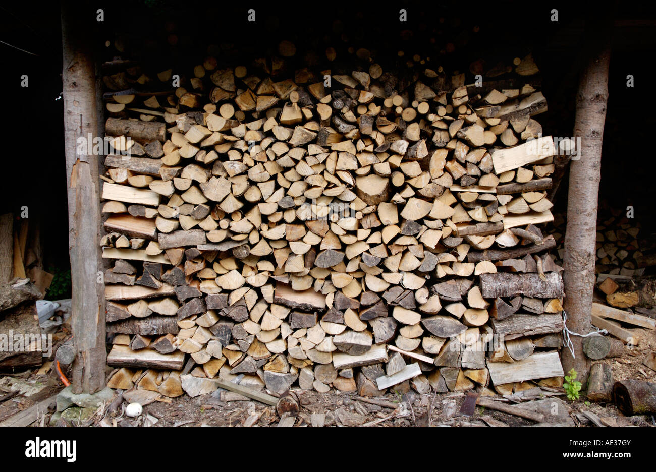 Wood burning pile hi-res stock photography and images - Alamy