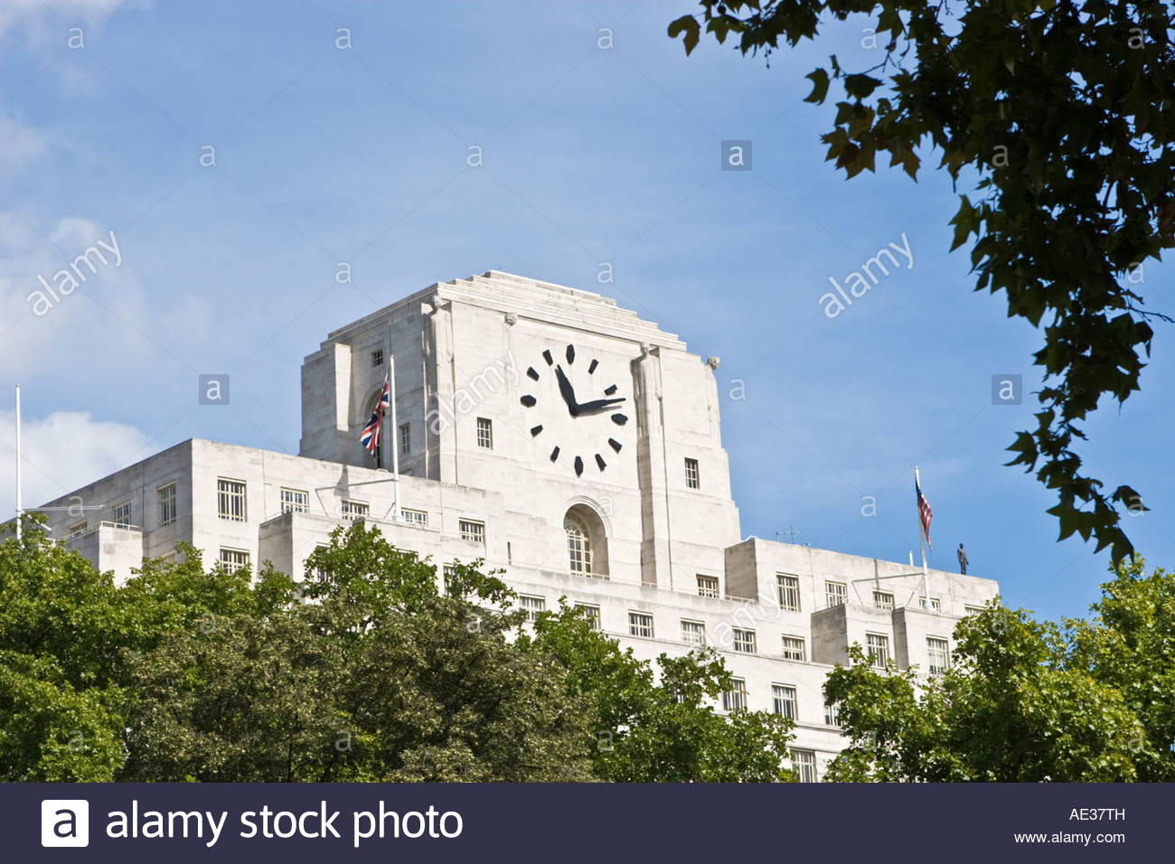 Shell Mex House High Resolution Stock Photography and Images - Alamy