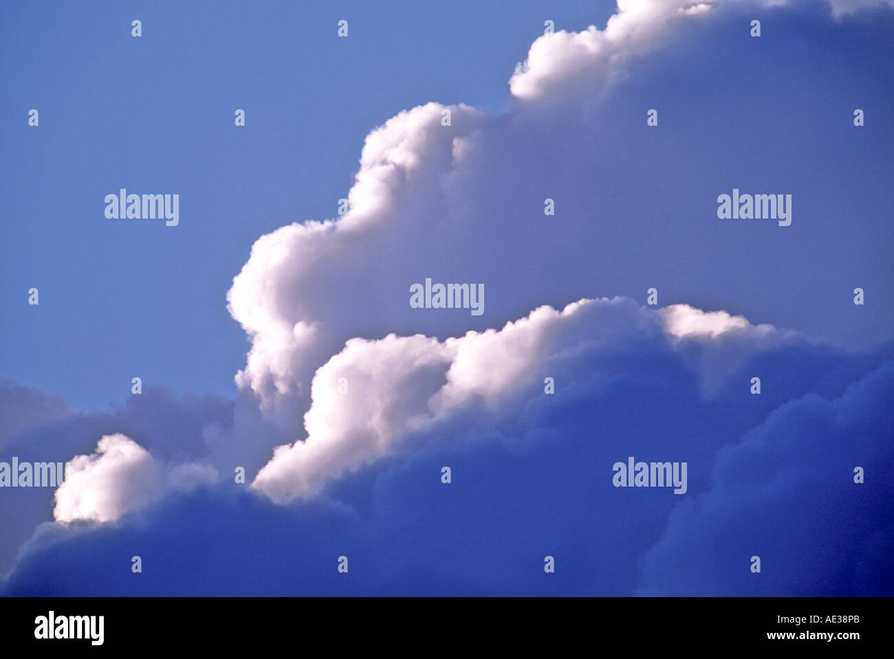 Natural clouds hi-res stock photography and images - Alamy