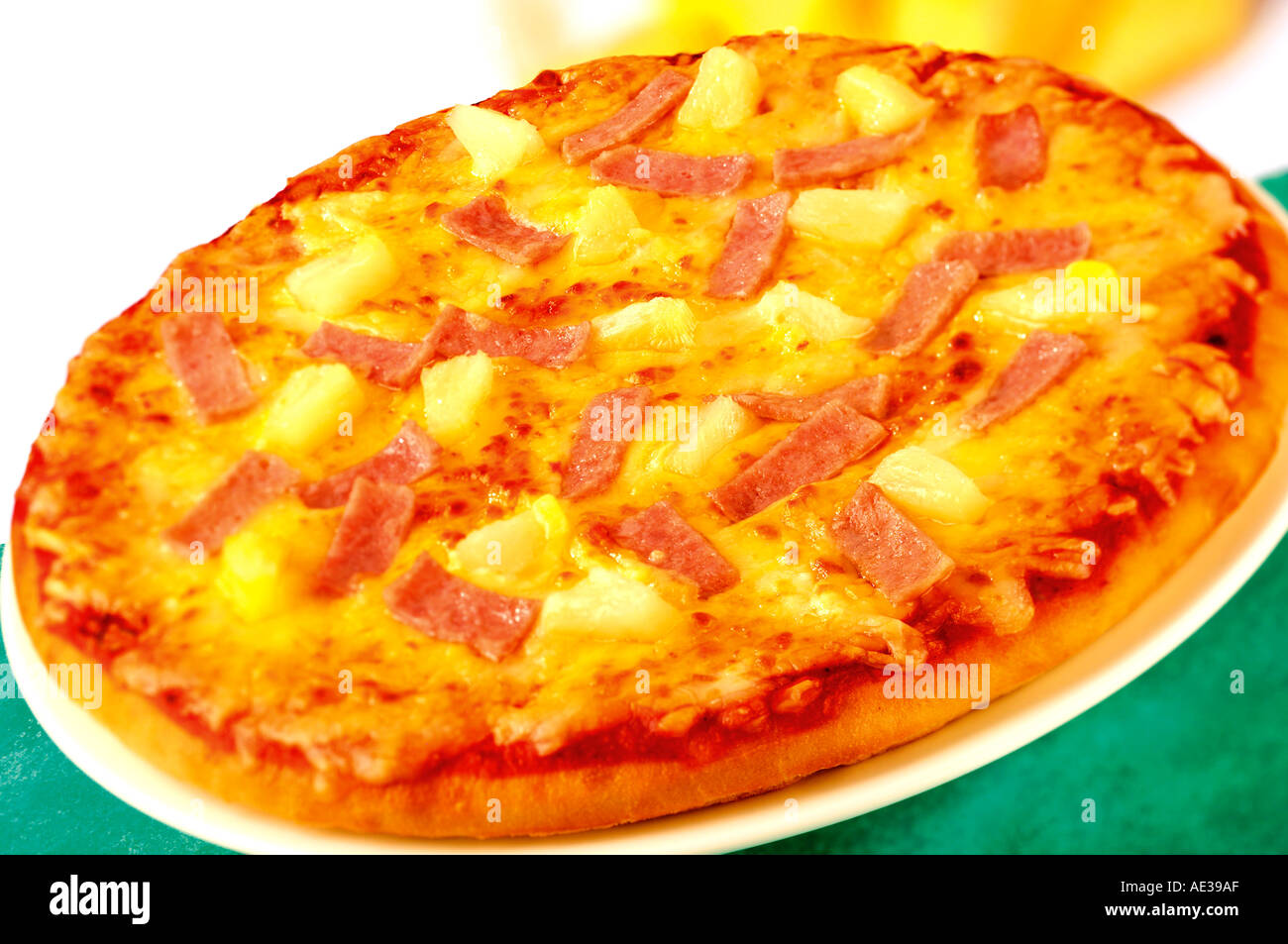 HAM AND PINEAPPLE PIZZA Stock Photo - Alamy