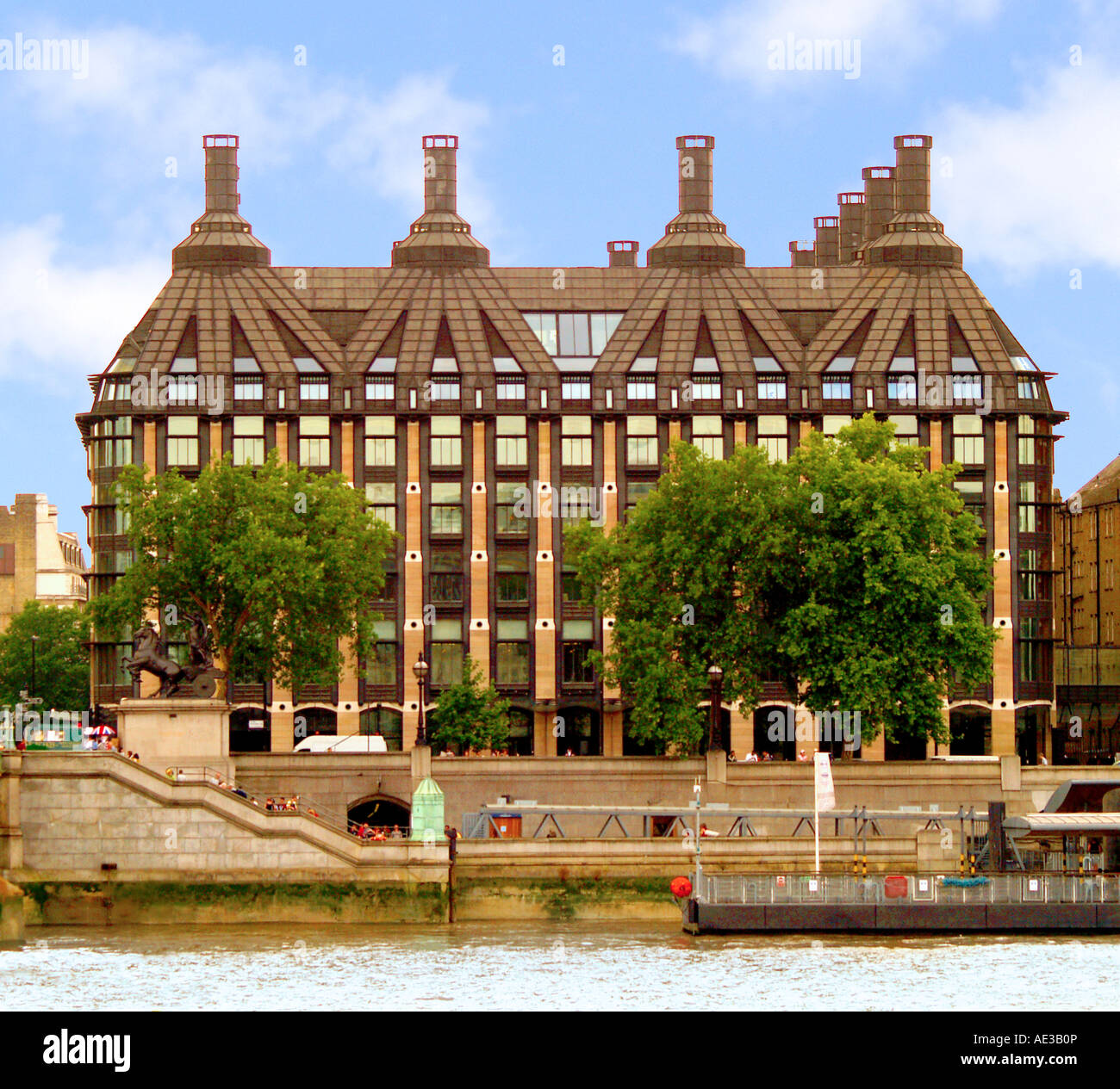 Portcullis house mps offices hi-res stock photography and images - Alamy