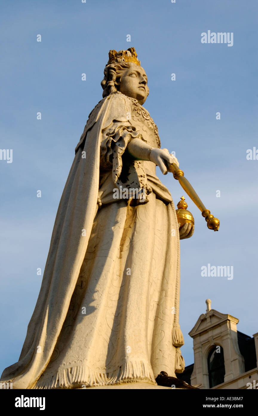 Statue of Queen Anne by St Paul's Cathedral London England Stock Photo ...