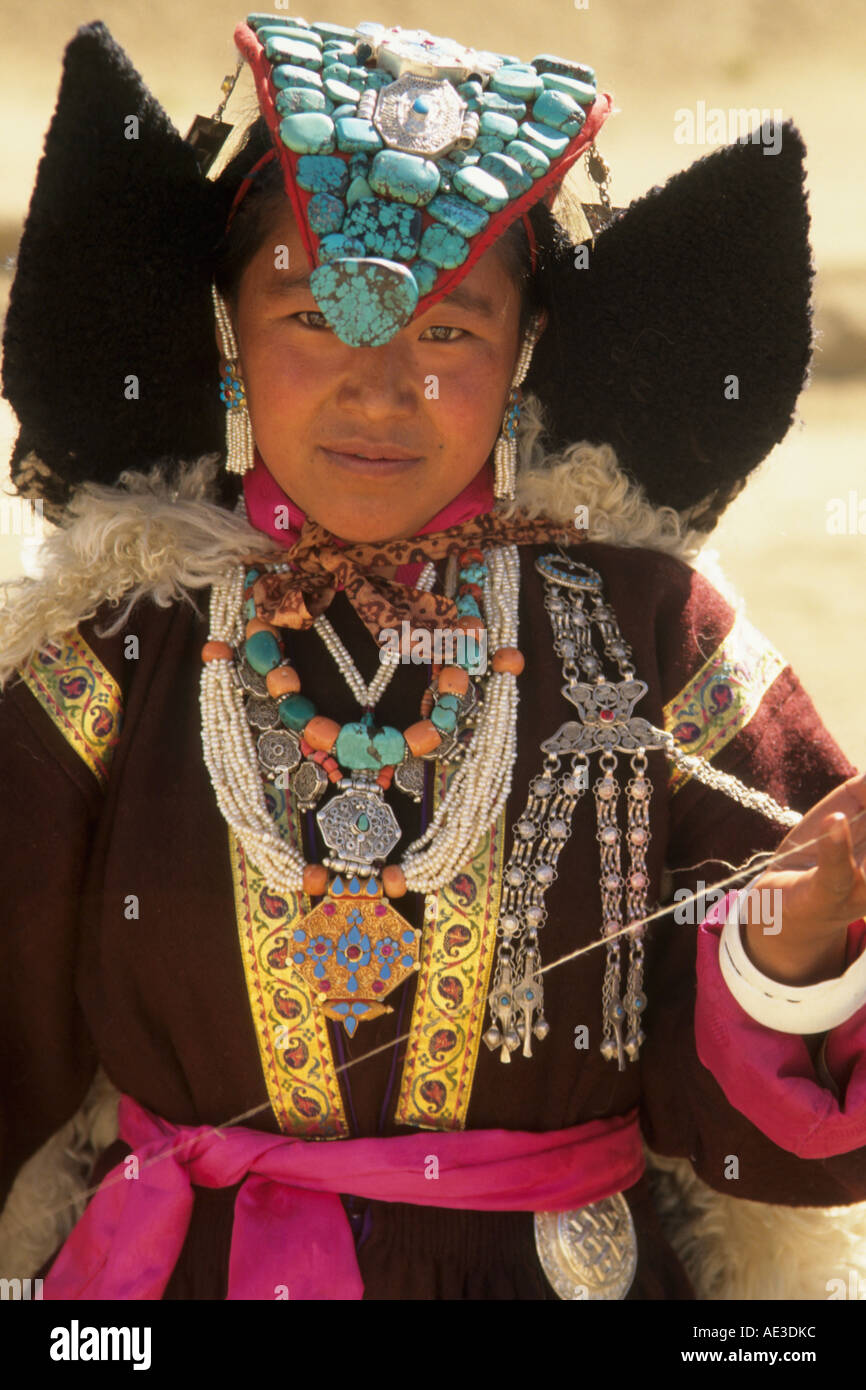 India Jammu and Kashmir Ladakh Leh woman in traditional dress Stock ...