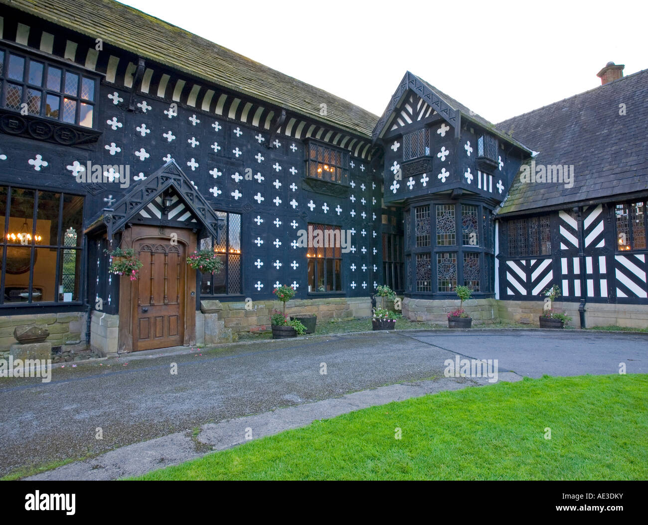 Samlesbury hall hi-res stock photography and images - Alamy