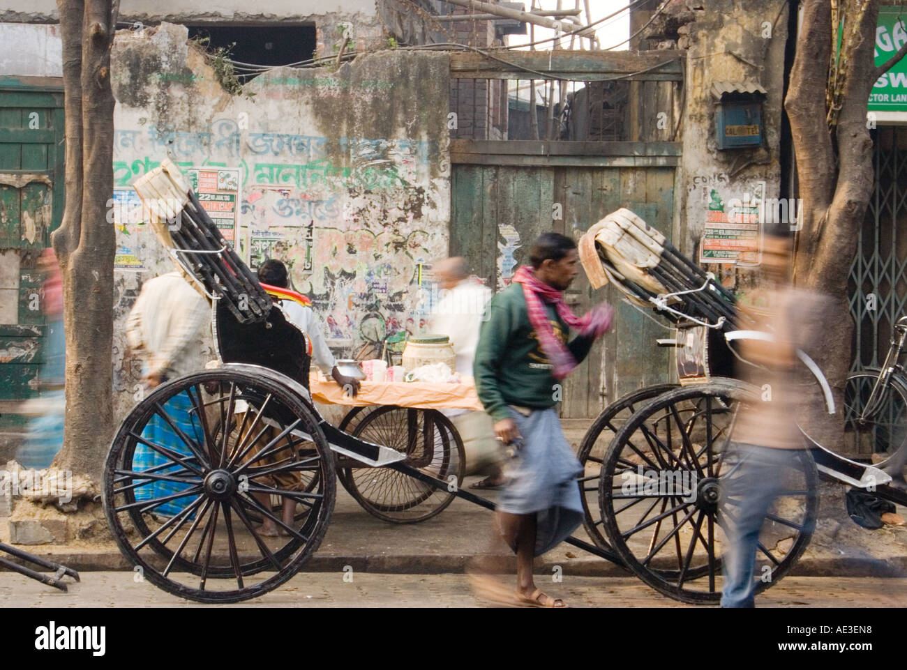 Busy street scene in downtown Calcutta India Stock Photo - Alamy