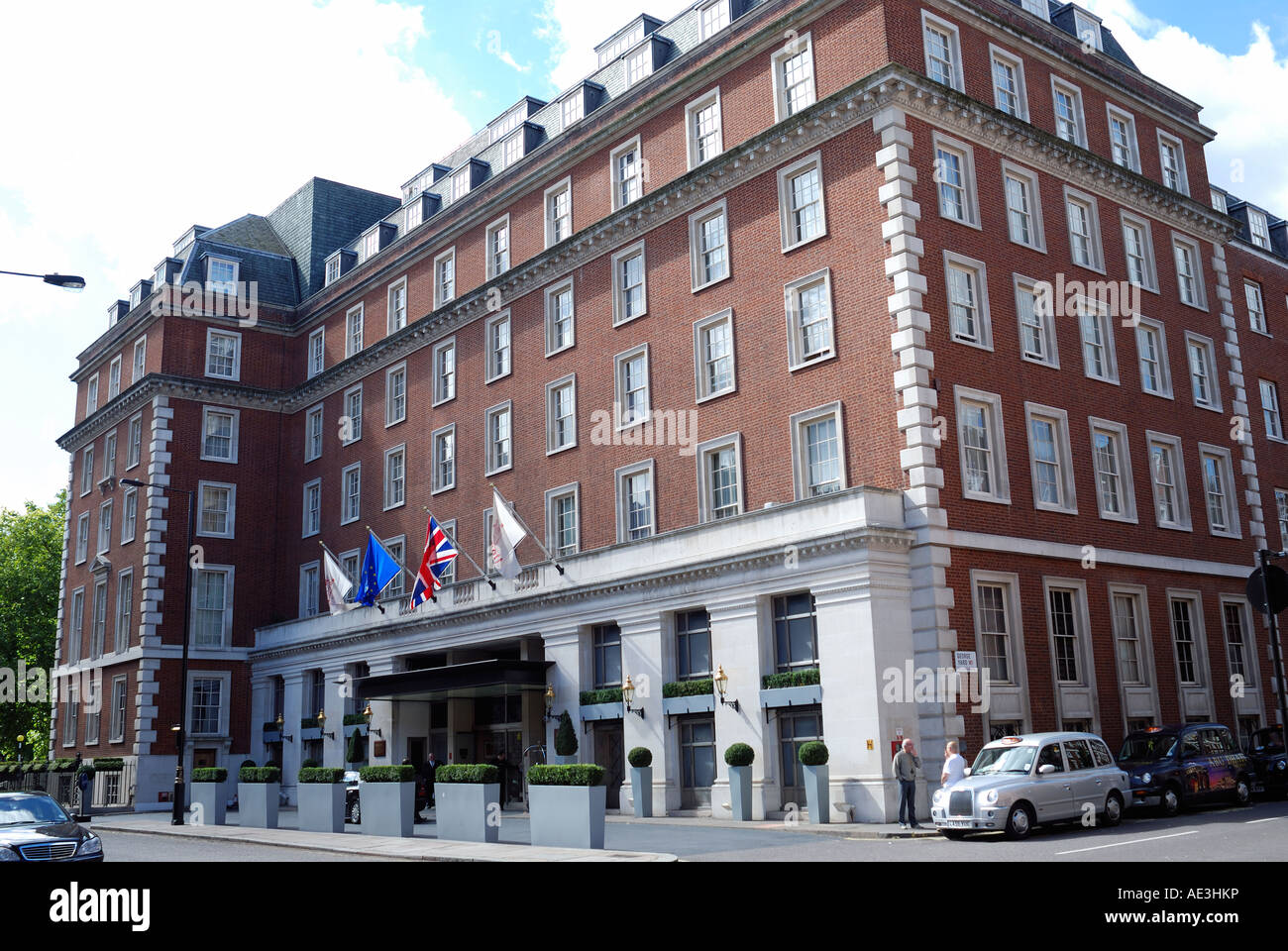 THE MARRIOTT HOTEL GROSVENOR SQUARE LONDON ENGLAND Stock Photo - Alamy