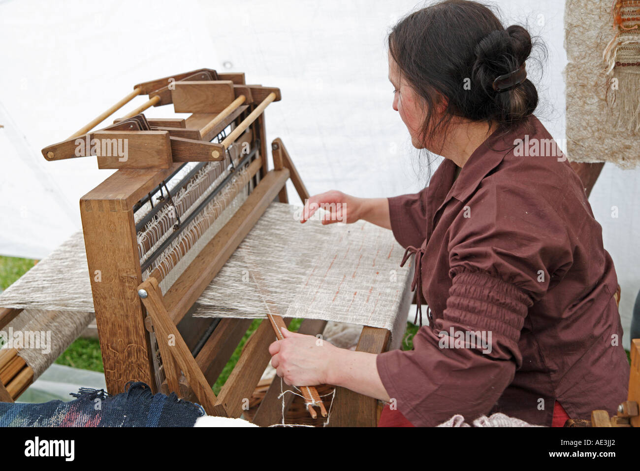 Wool weaving middle ages hi-res stock photography and images - Alamy