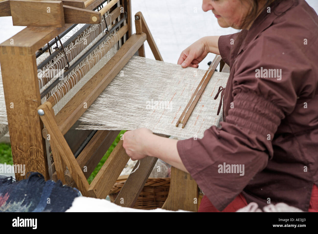 Wool weaving middle ages hi-res stock photography and images - Alamy