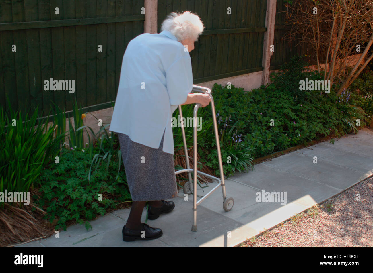 Old woman living alone hi-res stock photography and images - Alamy