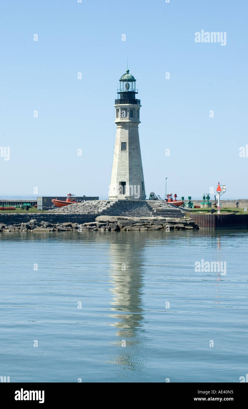 Lighthouse at the mouth to Lake Erie Buffalo New York Stock Photo - Alamy