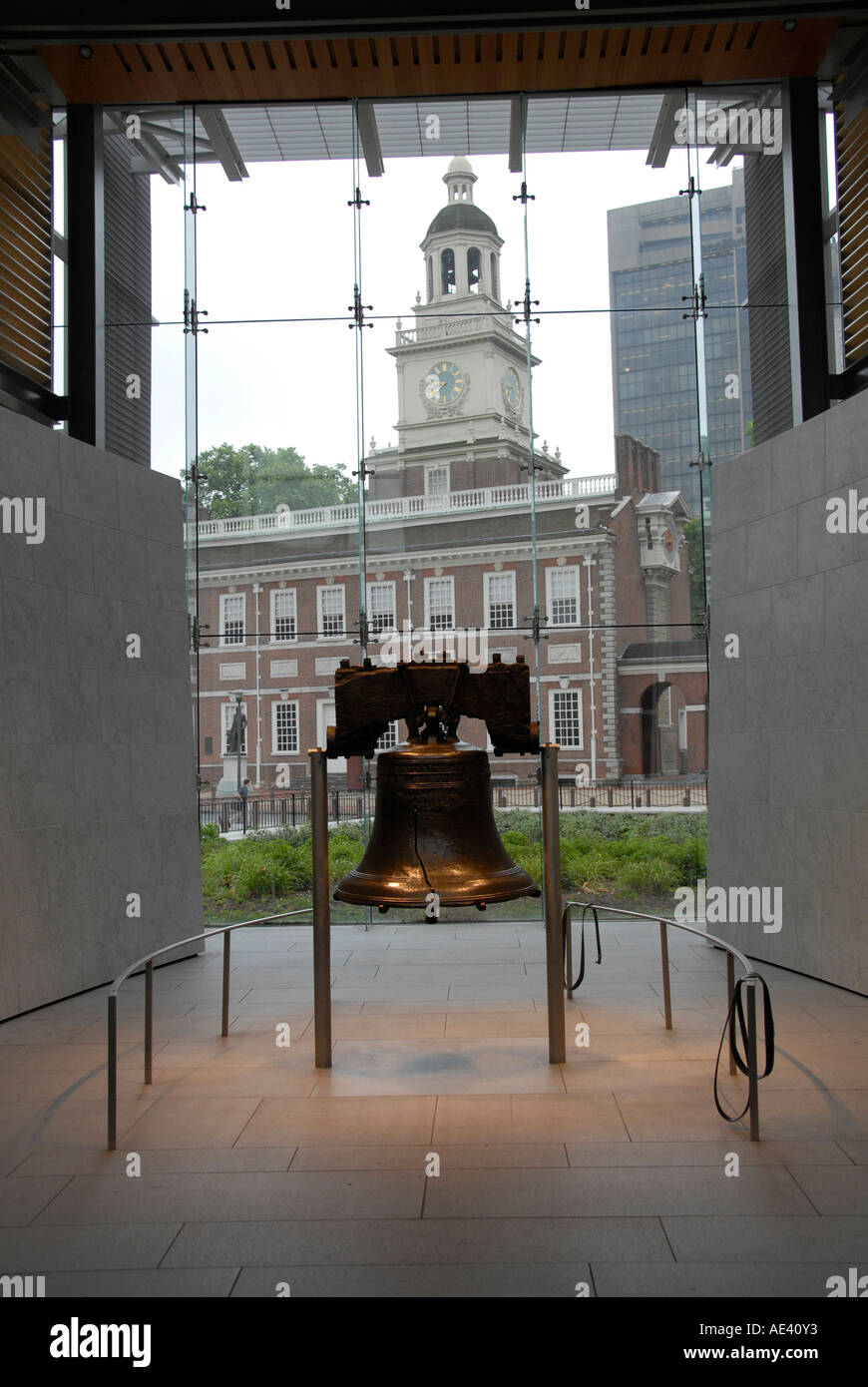 Philadelphia and the liberty bell hi-res stock photography and images ...