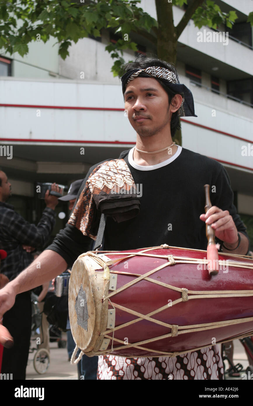 Women girls dancing playing drums hi-res stock photography and images ...