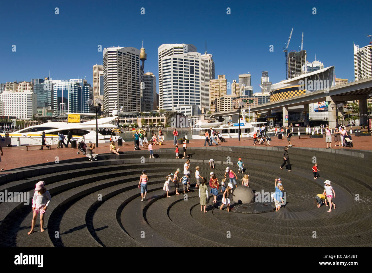 W darling harbour hi-res stock photography and images - Alamy