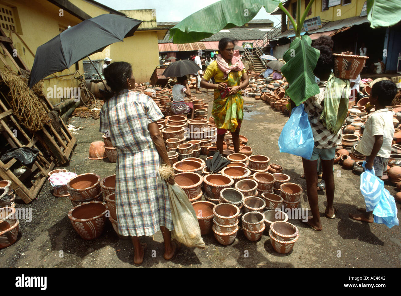 India Goa Mapusa market crafts clay pots Stock Photo - Alamy